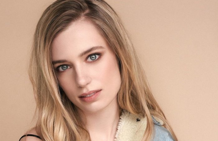 Where is Anja Savcic From and How Old is She?