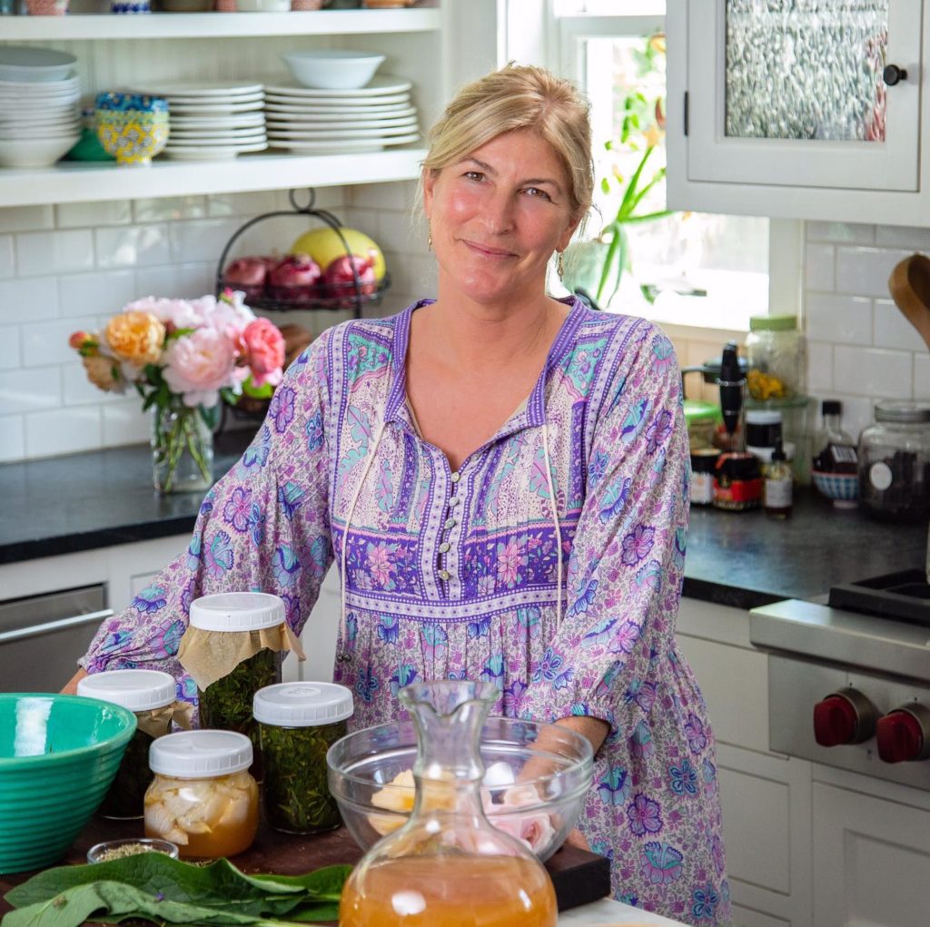 Who is Traci Wald Donat, Helen Reddy's Daughter? Meet The Television ...